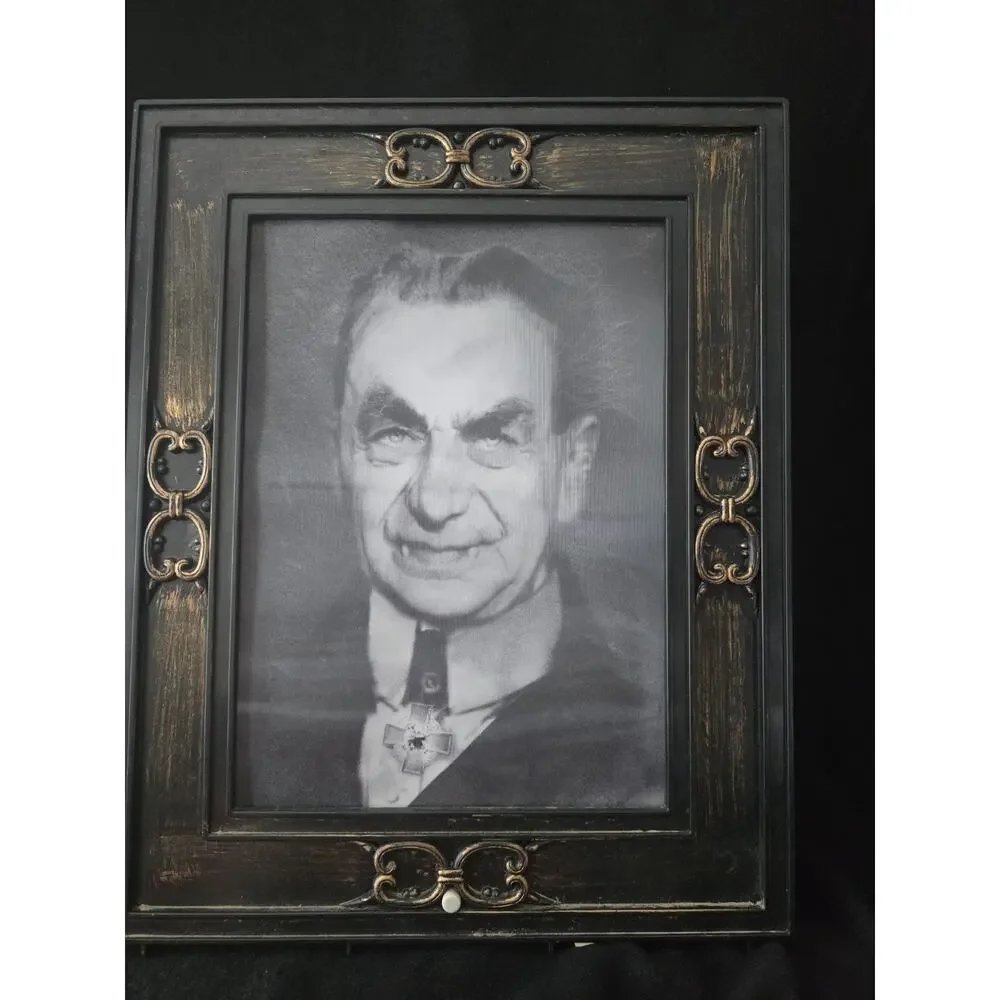 Art | Lenticular Portrait Gemmy Wiki Uncle Hemlock 12 X 15 Vampire ...